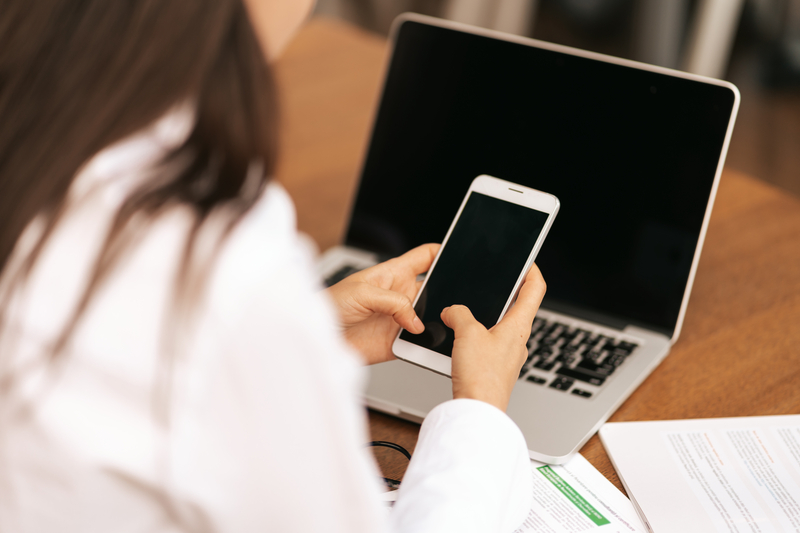 Smartphones: Breaking the Traditional Way of Security